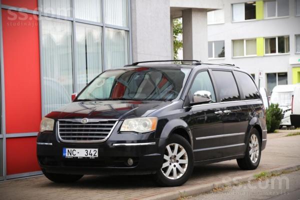 Melns Chrysler Grand Voyager 2010 Rīga, ar dzinēja tilpumu 2.80 L un nobraukumu 367 tūkst. km par 2495 €, foto 1 vietnē AUTOMOTO.COM.LV