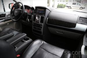 Melns Chrysler Grand Voyager 2010 Rīga, ar dzinēja tilpumu 2.80 L un nobraukumu 367 tūkst. km par 2495 €, foto 10 vietnē AUTOMOTO.COM.LV