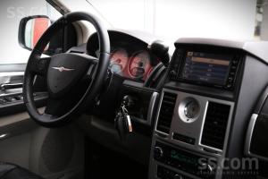 Melns Chrysler Grand Voyager 2010 Rīga, ar dzinēja tilpumu 2.80 L un nobraukumu 367 tūkst. km par 2495 €, foto 11 vietnē AUTOMOTO.COM.LV