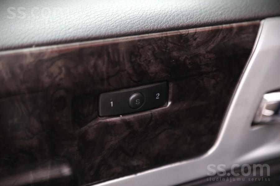 Melns Chrysler Grand Voyager 2010 Rīga, ar dzinēja tilpumu 2.80 L un nobraukumu 367 tūkst. km par 2495 €, foto 18 vietnē AUTOMOTO.COM.LV