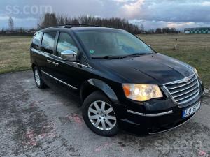Black Chrysler Grand Voyager 2010 in Riga, with an engine capacity of 2.80 L and mileage of 188 thousand km for 4999 €, photo 3 on AUTOMOTO.COM.LV