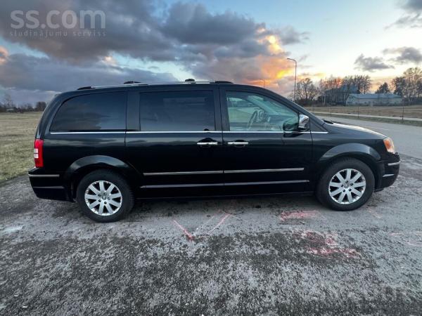 Melns Chrysler Grand Voyager 2010 Rīga, ar dzinēja tilpumu 2.80 L un nobraukumu 188 tūkst. km par 4999 €, foto 8 vietnē AUTOMOTO.COM.LV