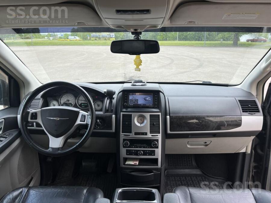 Melns Chrysler Grand Voyager 2011 Jēkabpils, ar dzinēja tilpumu 2.80 L un nobraukumu 222 tūkst. km par 5990 €, foto 16 vietnē AUTOMOTO.COM.LV