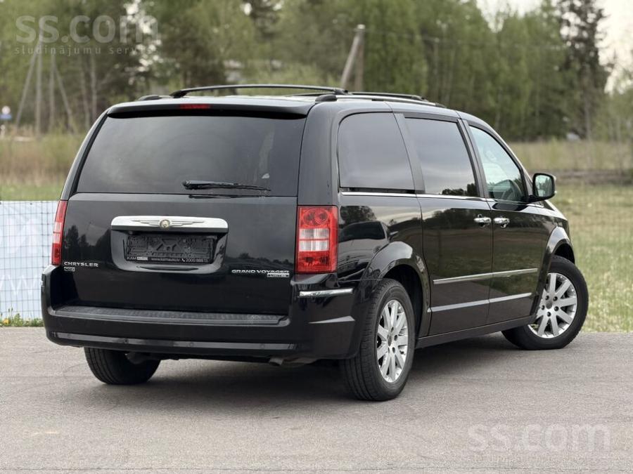 Melns Chrysler Grand Voyager 2011 Ogre, ar dzinēja tilpumu 2.80 L un nobraukumu 256 tūkst. km par 7750 €, foto 5 vietnē AUTOMOTO.COM.LV