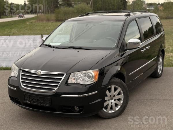 Black Chrysler Grand Voyager 2011 in Ogre, with an engine capacity of 2.80 L and mileage of 256 thousand km for 7750 €, photo 6 on AUTOMOTO.COM.LV