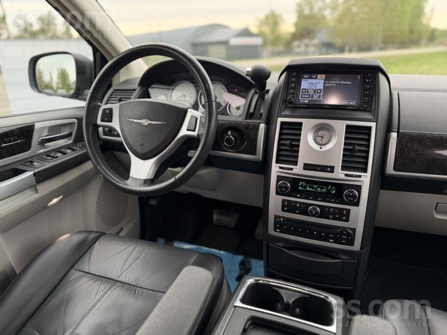 Melns Chrysler Grand Voyager 2011 Ogre, ar dzinēja tilpumu 2.80 L un nobraukumu 256 tūkst. km par 7750 €, foto 14 vietnē AUTOMOTO.COM.LV