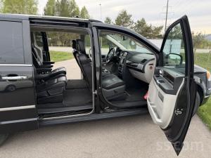 Melns Chrysler Grand Voyager 2011 Ogre, ar dzinēja tilpumu 2.80 L un nobraukumu 256 tūkst. km par 7750 €, foto 19 vietnē AUTOMOTO.COM.LV