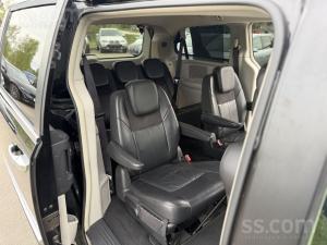 Melns Chrysler Grand Voyager 2011 Ogre, ar dzinēja tilpumu 2.80 L un nobraukumu 256 tūkst. km par 7750 €, foto 22 vietnē AUTOMOTO.COM.LV