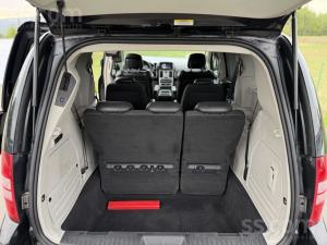 Melns Chrysler Grand Voyager 2011 Ogre, ar dzinēja tilpumu 2.80 L un nobraukumu 256 tūkst. km par 7750 €, foto 23 vietnē AUTOMOTO.COM.LV