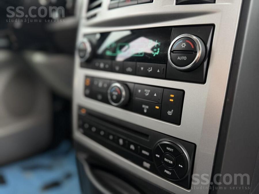 Melns Chrysler Grand Voyager 2011 Ogre, ar dzinēja tilpumu 2.80 L un nobraukumu 256 tūkst. km par 7750 €, foto 28 vietnē AUTOMOTO.COM.LV
