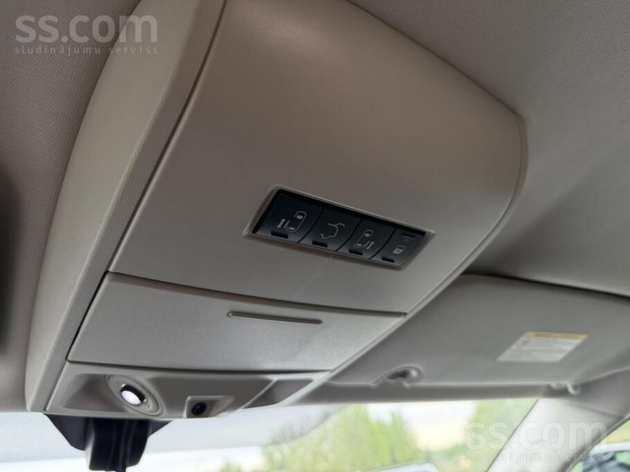 Melns Chrysler Grand Voyager 2011 Ogre, ar dzinēja tilpumu 2.80 L un nobraukumu 256 tūkst. km par 7750 €, foto 30 vietnē AUTOMOTO.COM.LV