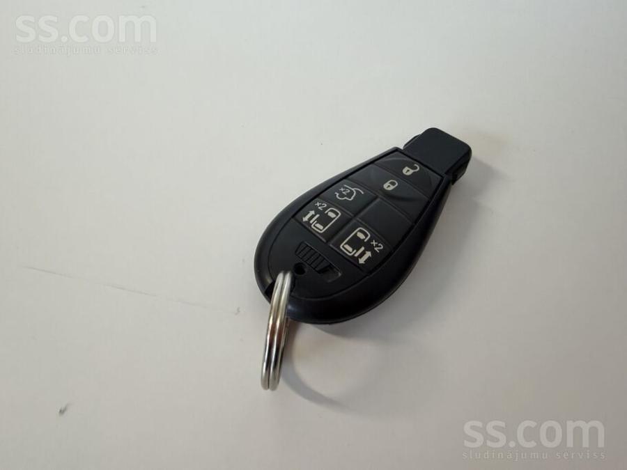 Melns Chrysler Grand Voyager 2011 Ogre, ar dzinēja tilpumu 2.80 L un nobraukumu 256 tūkst. km par 7750 €, foto 31 vietnē AUTOMOTO.COM.LV