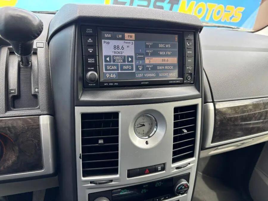 Melns Chrysler Grand Voyager 2011 Rīga, ar dzinēja tilpumu 2.80 L un nobraukumu 269 tūkst. km par 5950 €, foto 16 vietnē AUTOMOTO.COM.LV