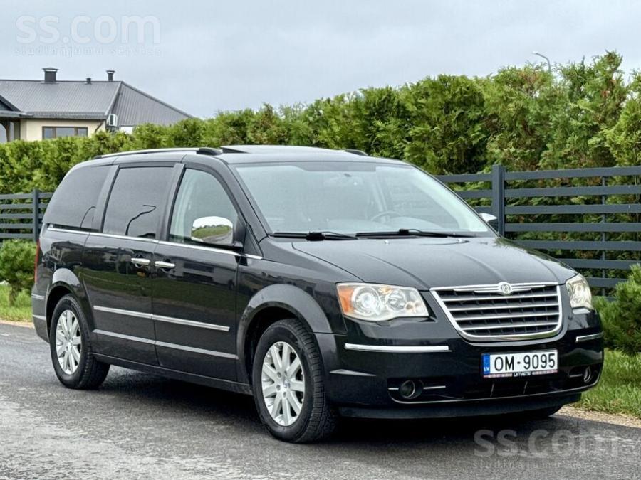 Black Chrysler Grand Voyager 2011 in Riga, with an engine capacity of 2.80 L and mileage of 260 thousand km for 4500 €, photo 3 on AUTOMOTO.COM.LV