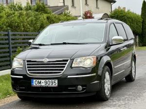 Black Chrysler Grand Voyager 2011 in Riga, with an engine capacity of 2.80 L and mileage of 260 thousand km for 4500 €, photo 6 on AUTOMOTO.COM.LV