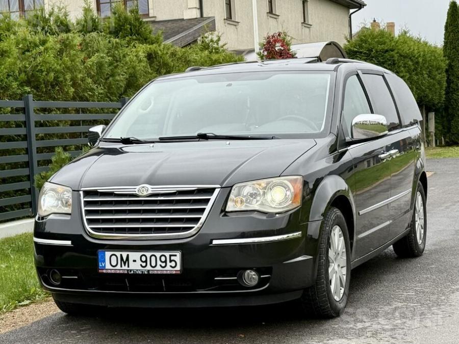 Black Chrysler Grand Voyager 2011 in Riga, with an engine capacity of 2.80 L and mileage of 260 thousand km for 4500 €, photo 6 on AUTOMOTO.COM.LV