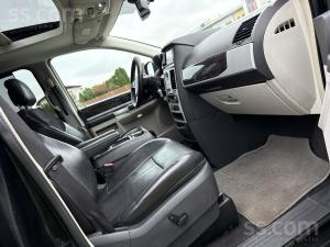 Black Chrysler Grand Voyager 2011 in Riga, with an engine capacity of 2.80 L and mileage of 260 thousand km for 4500 €, photo 13 on AUTOMOTO.COM.LV