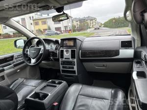 Black Chrysler Grand Voyager 2011 in Riga, with an engine capacity of 2.80 L and mileage of 260 thousand km for 4500 €, photo 16 on AUTOMOTO.COM.LV