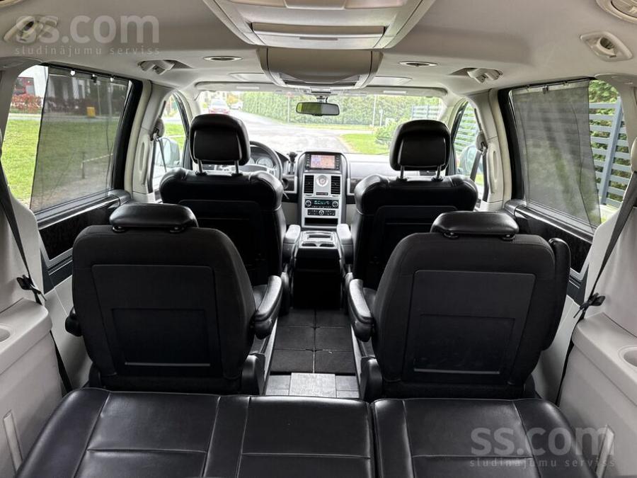 Black Chrysler Grand Voyager 2011 in Riga, with an engine capacity of 2.80 L and mileage of 260 thousand km for 4500 €, photo 18 on AUTOMOTO.COM.LV
