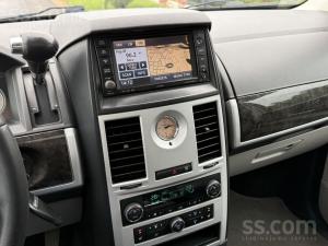 Black Chrysler Grand Voyager 2011 in Riga, with an engine capacity of 2.80 L and mileage of 260 thousand km for 4500 €, photo 19 on AUTOMOTO.COM.LV