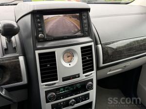 Black Chrysler Grand Voyager 2011 in Riga, with an engine capacity of 2.80 L and mileage of 260 thousand km for 4500 €, photo 20 on AUTOMOTO.COM.LV