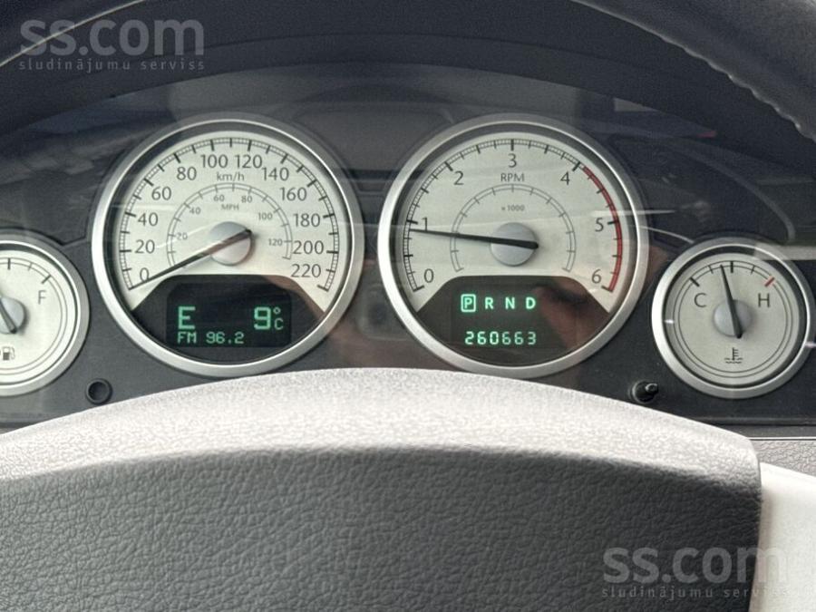 Black Chrysler Grand Voyager 2011 in Riga, with an engine capacity of 2.80 L and mileage of 260 thousand km for 4500 €, photo 24 on AUTOMOTO.COM.LV