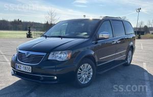 Melns Chrysler Grand Voyager 2012 Valmiera, ar dzinēja tilpumu 2.80 L un nobraukumu 308 tūkst. km par 7450 €, foto  vietnē AUTOMOTO.COM.LV