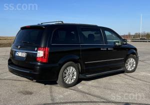 Melns Chrysler Grand Voyager 2012 Valmiera, ar dzinēja tilpumu 2.80 L un nobraukumu 308 tūkst. km par 7450 €, foto 3 vietnē AUTOMOTO.COM.LV