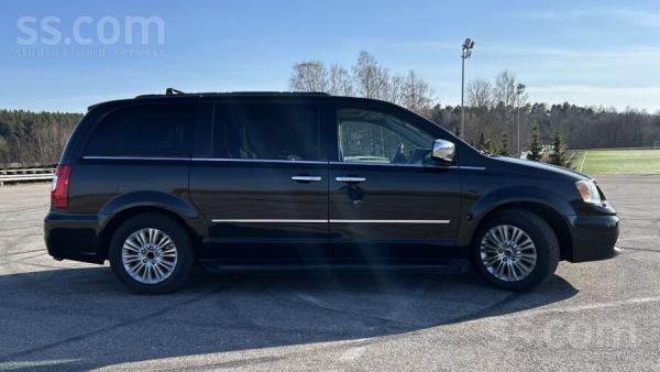 Melns Chrysler Grand Voyager 2012 Valmiera, ar dzinēja tilpumu 2.80 L un nobraukumu 308 tūkst. km par 7450 €, foto 8 vietnē AUTOMOTO.COM.LV