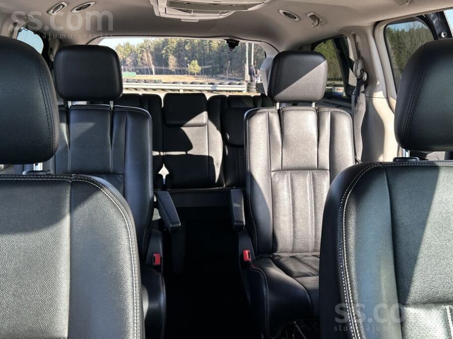 Melns Chrysler Grand Voyager 2012 Valmiera, ar dzinēja tilpumu 2.80 L un nobraukumu 308 tūkst. km par 7450 €, foto 14 vietnē AUTOMOTO.COM.LV