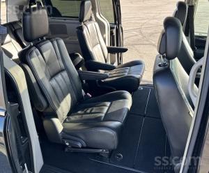 Melns Chrysler Grand Voyager 2012 Valmiera, ar dzinēja tilpumu 2.80 L un nobraukumu 308 tūkst. km par 7450 €, foto 16 vietnē AUTOMOTO.COM.LV