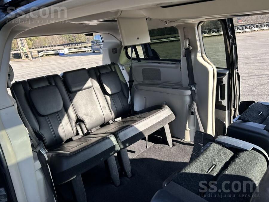Melns Chrysler Grand Voyager 2012 Valmiera, ar dzinēja tilpumu 2.80 L un nobraukumu 308 tūkst. km par 7450 €, foto 19 vietnē AUTOMOTO.COM.LV