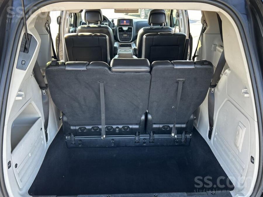 Melns Chrysler Grand Voyager 2012 Valmiera, ar dzinēja tilpumu 2.80 L un nobraukumu 308 tūkst. km par 7450 €, foto 21 vietnē AUTOMOTO.COM.LV