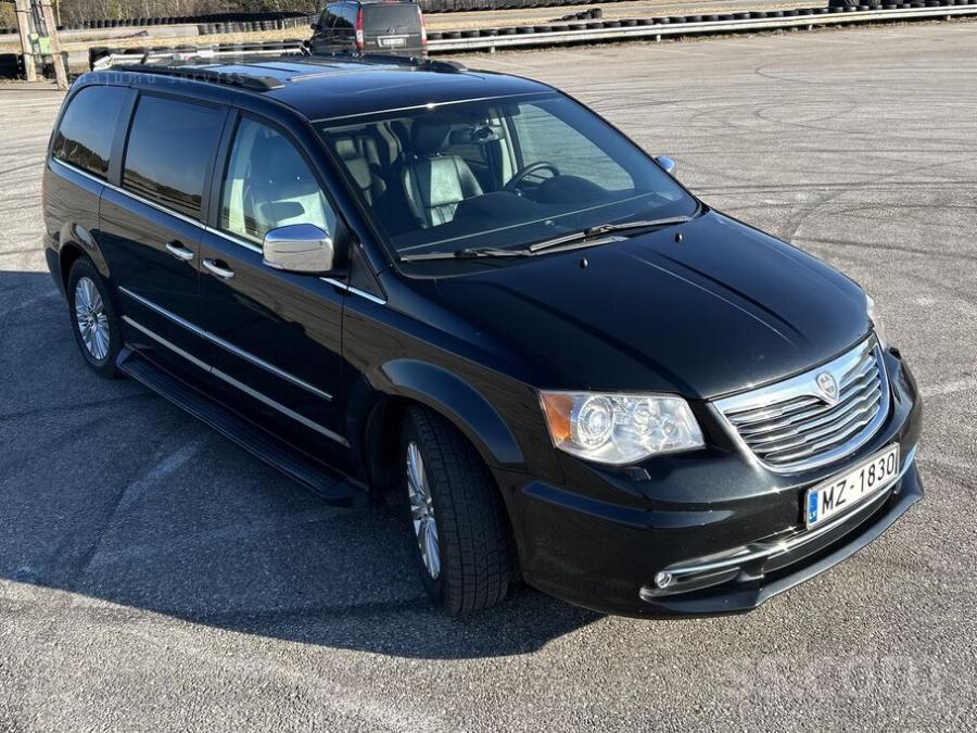 Melns Chrysler Grand Voyager 2012 Valmiera, ar dzinēja tilpumu 2.80 L un nobraukumu 308 tūkst. km par 7450 €, foto 23 vietnē AUTOMOTO.COM.LV