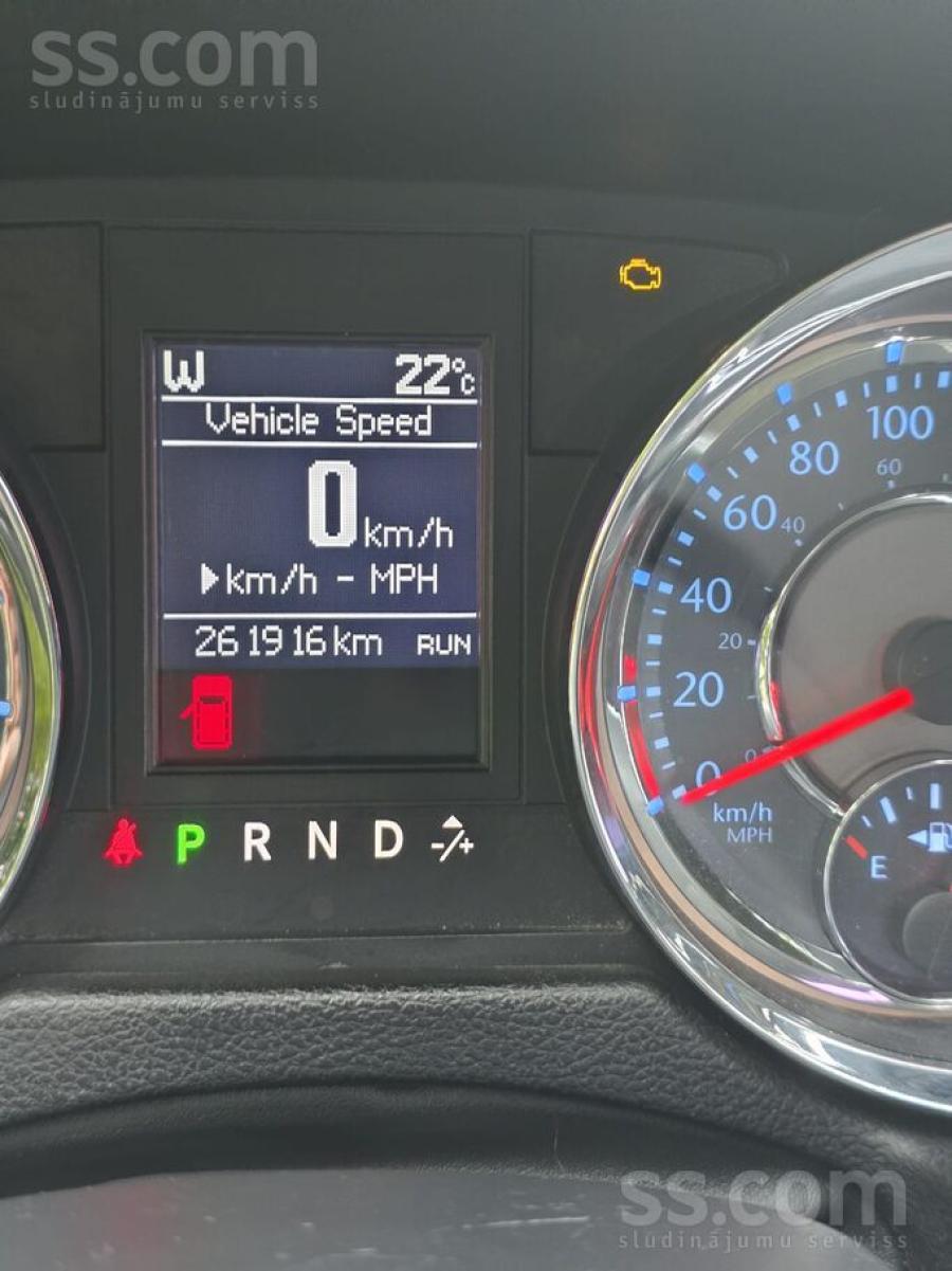 Melns Chrysler Grand Voyager 2012 Rīga, ar dzinēja tilpumu 2.80 L un nobraukumu 262 tūkst. km par 6500 €, foto 6 vietnē AUTOMOTO.COM.LV
