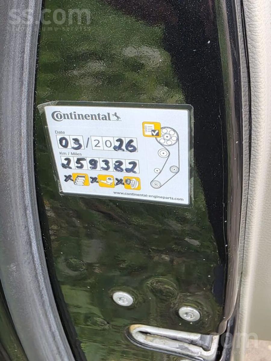 Melns Chrysler Grand Voyager 2012 Rīga, ar dzinēja tilpumu 2.80 L un nobraukumu 262 tūkst. km par 6500 €, foto 7 vietnē AUTOMOTO.COM.LV