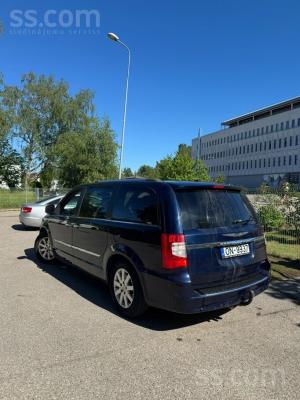 Melns Chrysler Grand Voyager 2014 Rīga, ar dzinēja tilpumu 3.60 L un nobraukumu 320 tūkst. km par 7600 €, foto 5 vietnē AUTOMOTO.COM.LV