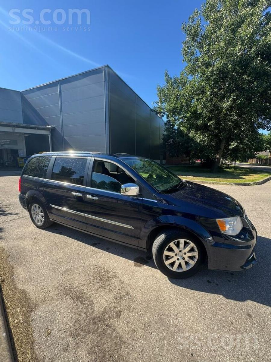 Melns Chrysler Grand Voyager 2014 Rīga, ar dzinēja tilpumu 3.60 L un nobraukumu 320 tūkst. km par 7600 €, foto 7 vietnē AUTOMOTO.COM.LV