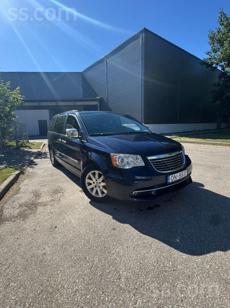 Melns Chrysler Grand Voyager 2014 Rīga, ar dzinēja tilpumu 3.60 L un nobraukumu 320 tūkst. km par 7600 €, foto 8 vietnē AUTOMOTO.COM.LV