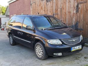 Black Chrysler Grand Voyager 2002 in Kalvarija, with an engine capacity of 2.50 L and mileage of 410 thousand km for 800 €, photo  on AUTOMOTO.COM.LV