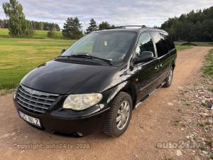Melns Chrysler Grand Voyager 2004 Tartu, ar dzinēja tilpumu 2.80 L un nobraukumu 293 tūkst. km par 1550 €, foto  vietnē AUTOMOTO.COM.LV