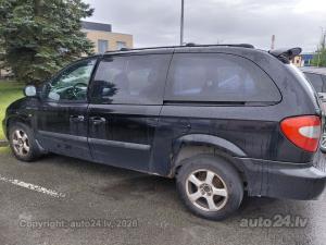 Black Chrysler Grand Voyager 2005 in Tallinn, with an engine capacity of 2.80 L and mileage of 0 thousand km for 550 €, photo 4 on AUTOMOTO.COM.LV