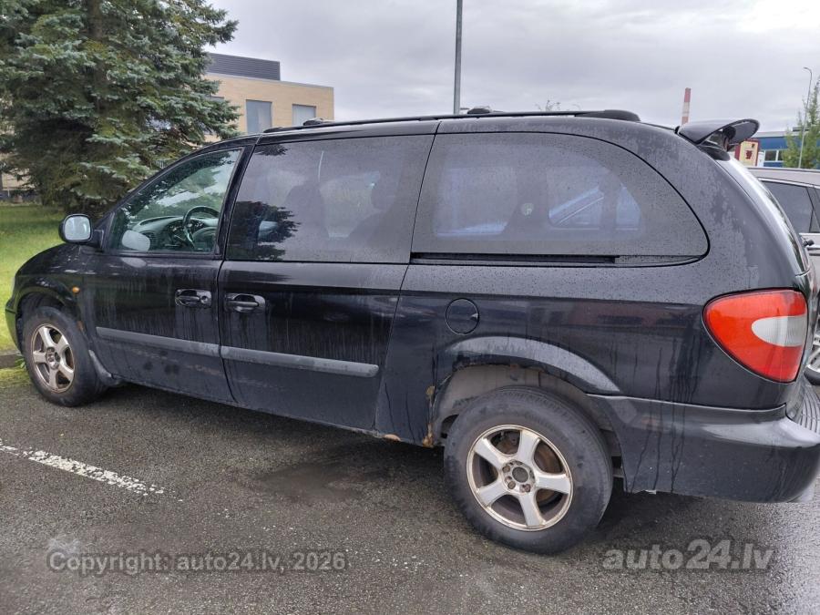 Black Chrysler Grand Voyager 2005 in Tallinn, with an engine capacity of 2.80 L and mileage of 0 thousand km for 550 €, photo 4 on AUTOMOTO.COM.LV