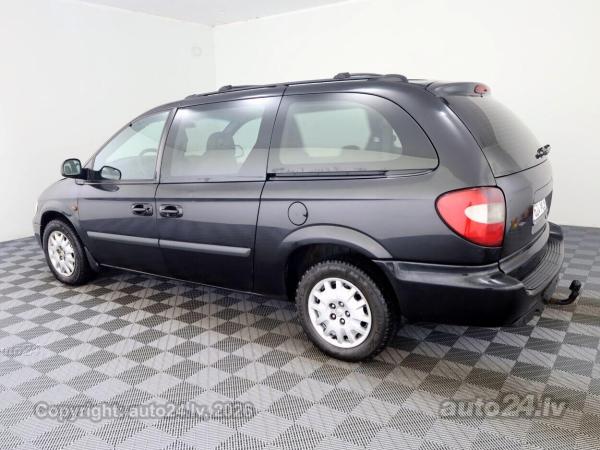Black Chrysler Grand Voyager 2006 in Tallinn, with an engine capacity of 2.80 L and mileage of 337 thousand km for 799 €, photo 4 on AUTOMOTO.COM.LV