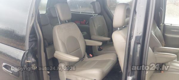 Черный Крайслер Гранд Вояджер 2007 в Курессааре, объемом двигателя 2.80 л и пробегом 372 тыс. км за 1600 €, фото 3 на AUTOMOTO.COM.LV