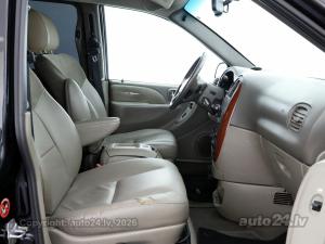 Melns Chrysler Grand Voyager 2007 Tallina, ar dzinēja tilpumu 2.80 L un nobraukumu 265 tūkst. km par 1599 €, foto 7 vietnē AUTOMOTO.COM.LV