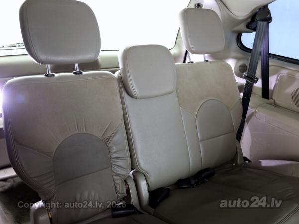 Black Chrysler Grand Voyager 2007 in Tallinn, with an engine capacity of 2.80 L and mileage of 265 thousand km for 1599 €, photo 8 on AUTOMOTO.COM.LV