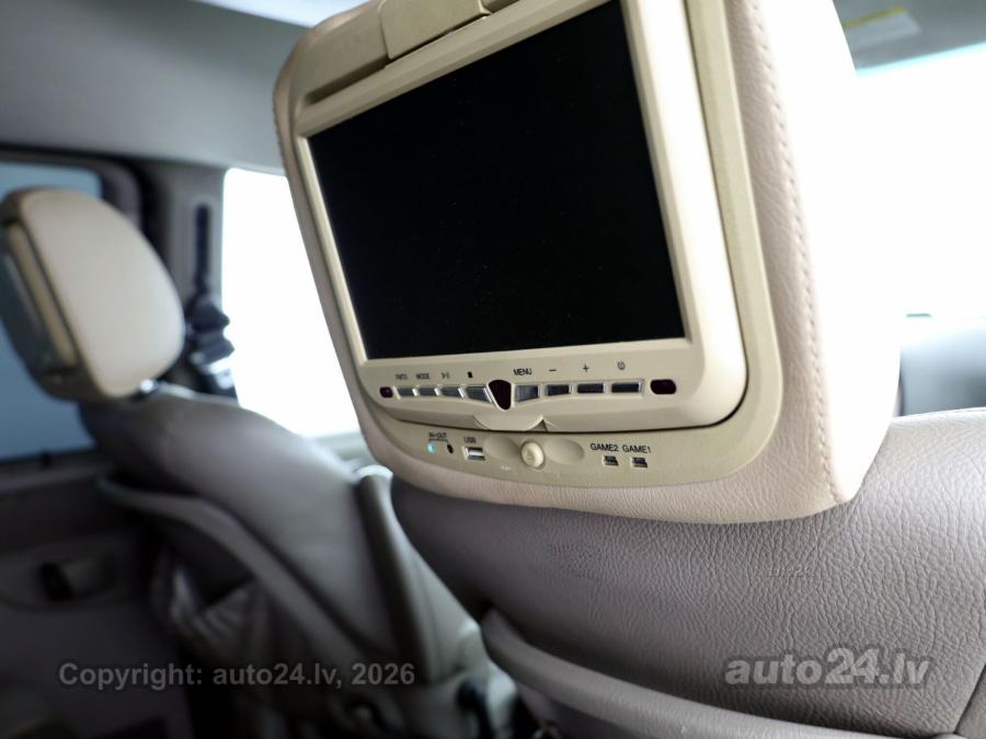 Melns Chrysler Grand Voyager 2007 Tallina, ar dzinēja tilpumu 2.80 L un nobraukumu 265 tūkst. km par 1599 €, foto 10 vietnē AUTOMOTO.COM.LV