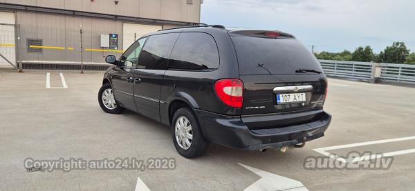 Black Chrysler Grand Voyager 2007 in Tallinn, with an engine capacity of 2.80 L and mileage of 270 thousand km for 2999 €, photo 3 on AUTOMOTO.COM.LV