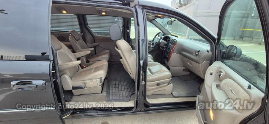 Black Chrysler Grand Voyager 2007 in Tallinn, with an engine capacity of 2.80 L and mileage of 270 thousand km for 2999 €, photo 8 on AUTOMOTO.COM.LV